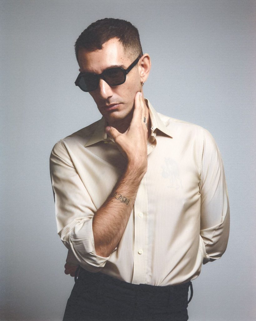 El artista y productor chileno, Alex Anwandter, lanza el single ...