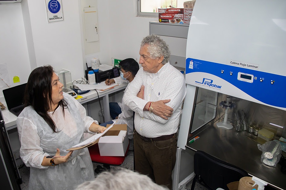 Laboratorios de Biología, Microbiología y Química de la USCO, dotados ...
