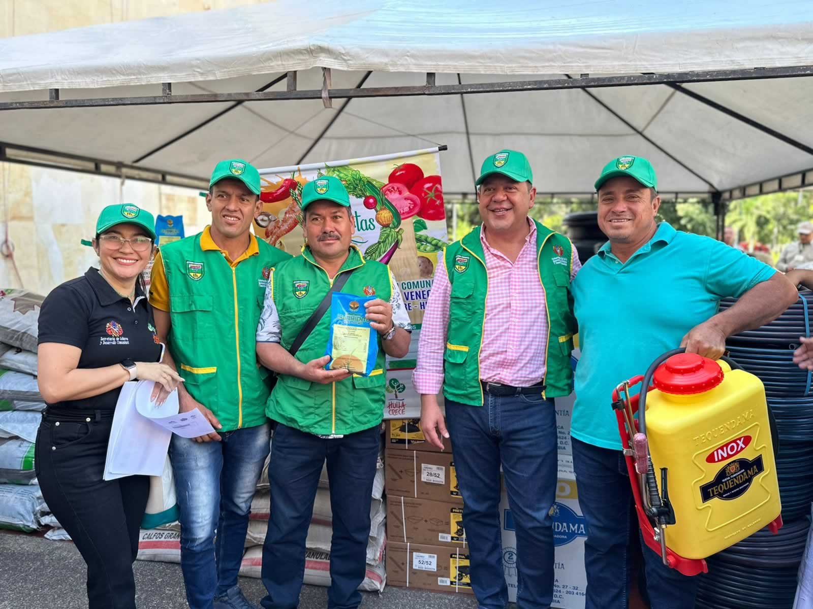Con éxito se realizó la primera entrega del Banco Comunal ‘Huila Crece ...