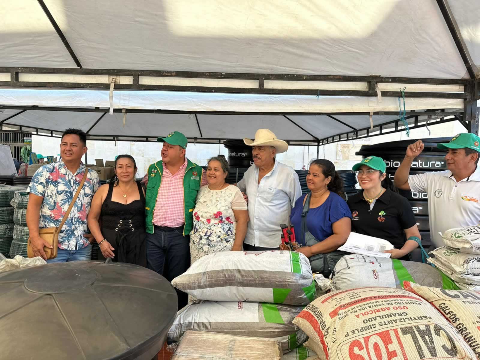 Con éxito se realizó la primera entrega del Banco Comunal ‘Huila Crece ...