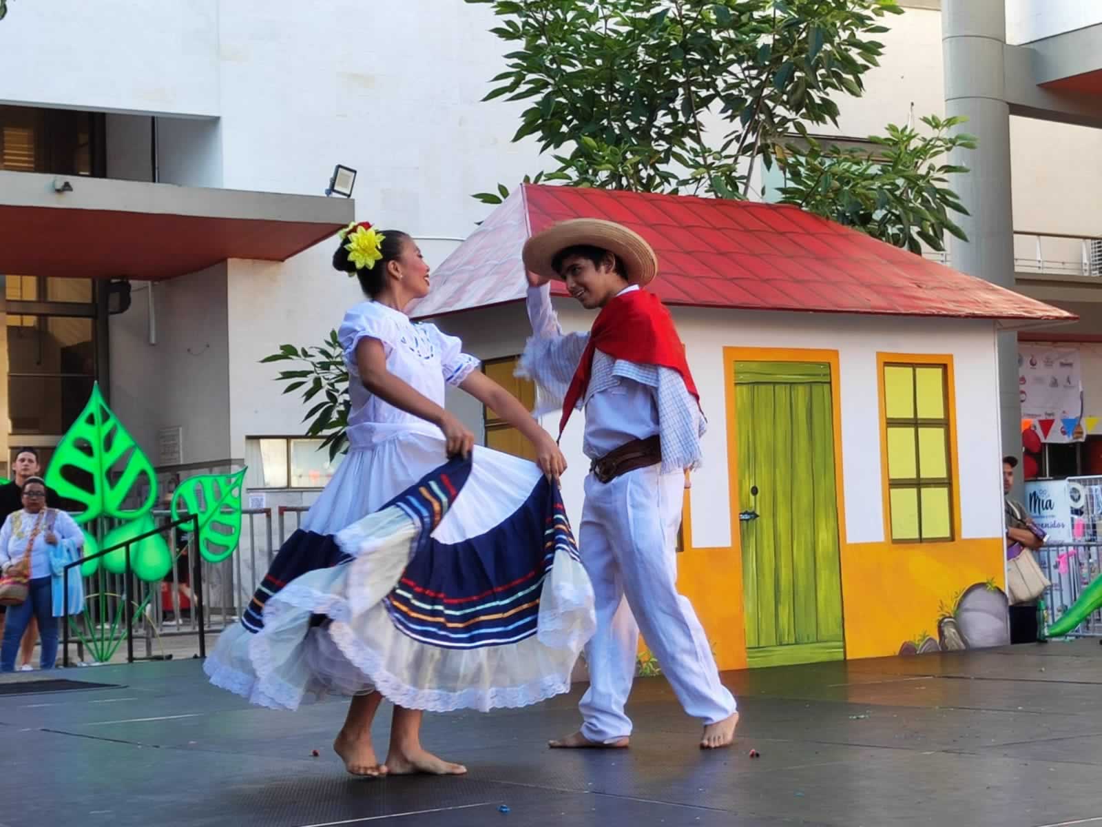 El relevo generacional en los bailes típicos del Huila se hizo sentir en la versión 62 del ...