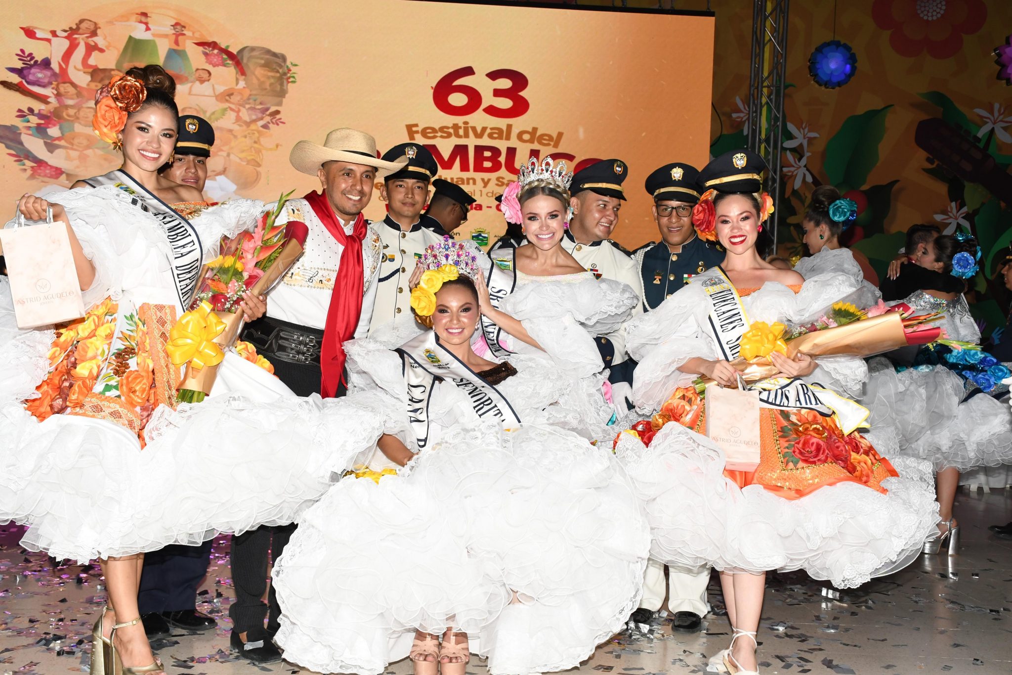 Jolgorio, tradición y cultura, primaron en la velada de elección y ...